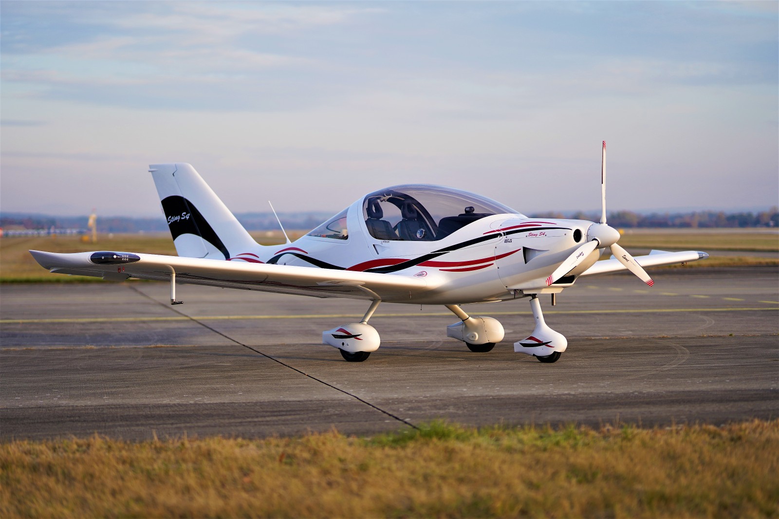 Red-black Sting S4 is heading to Australia - TL-ULTRALIGHT Aircraft