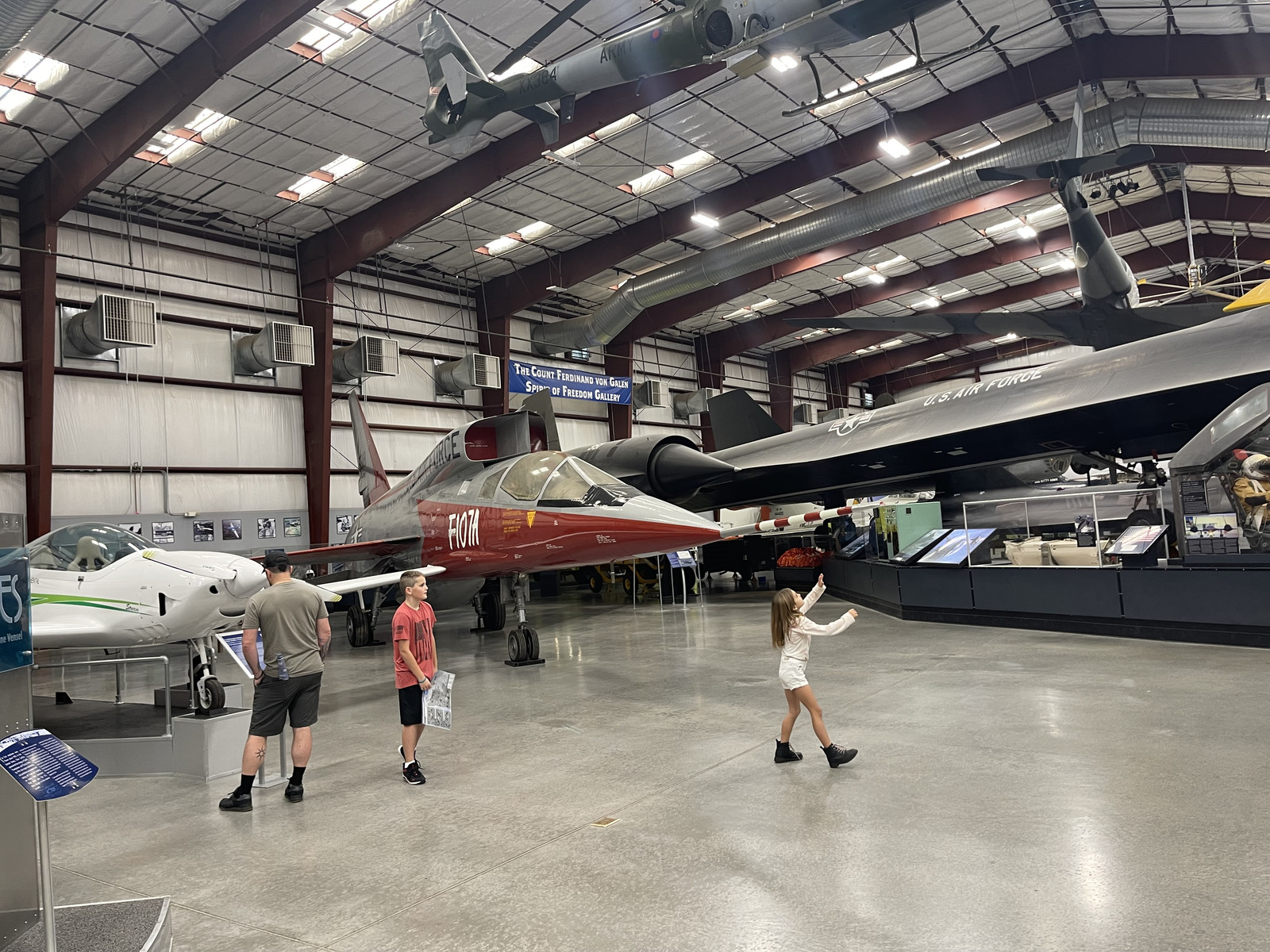 Stream in the largest Airplane Museum in America - TL-ULTRALIGHT Aircraft