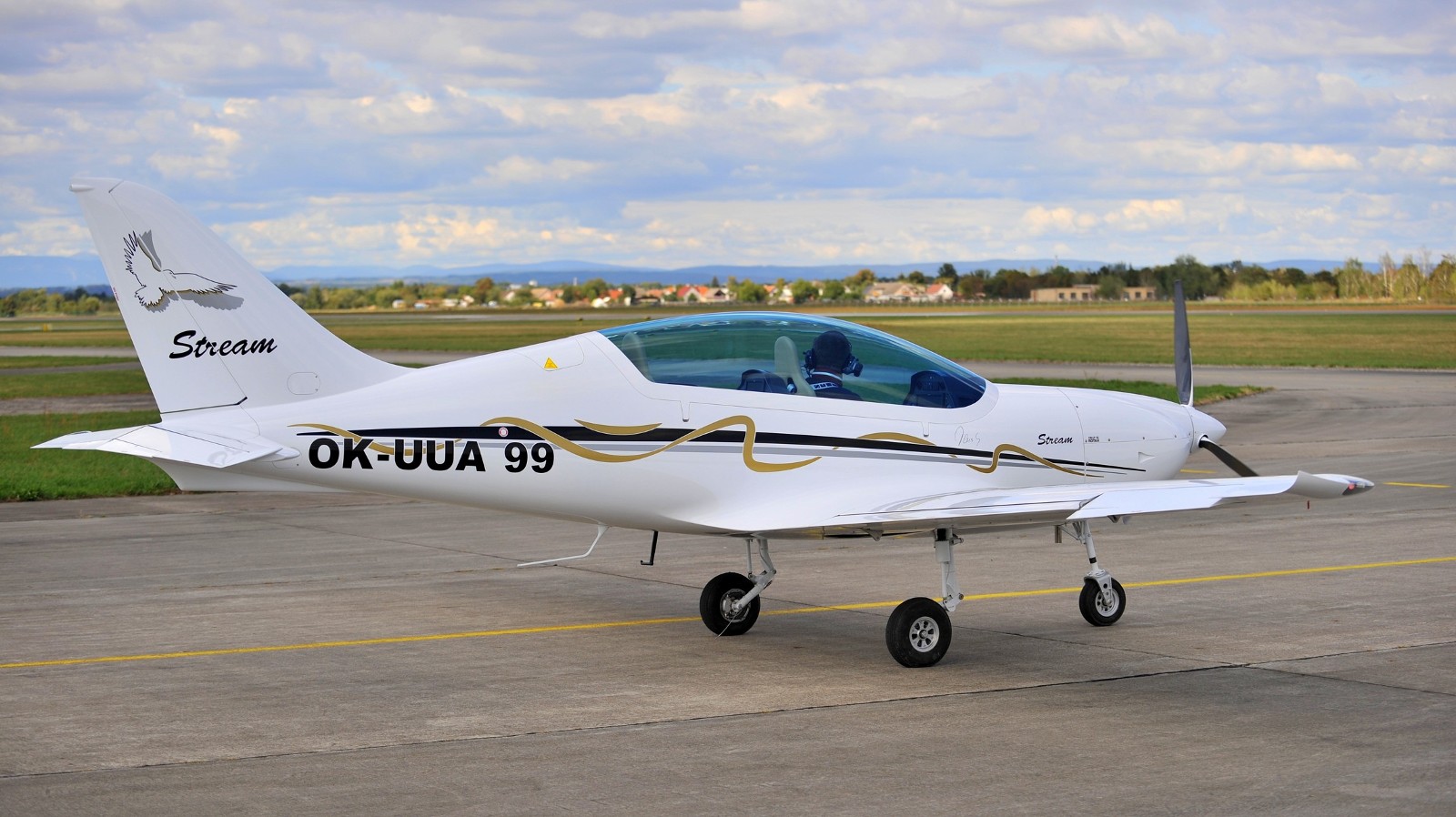 His name is Stream, TL-ULTRALIGHT Stream. - TL-ULTRALIGHT Aircraft